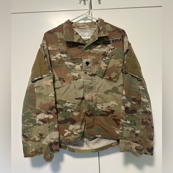 U.S. Army | Jackets & Coats | Us Army Combat Uniform Coat Badge ...